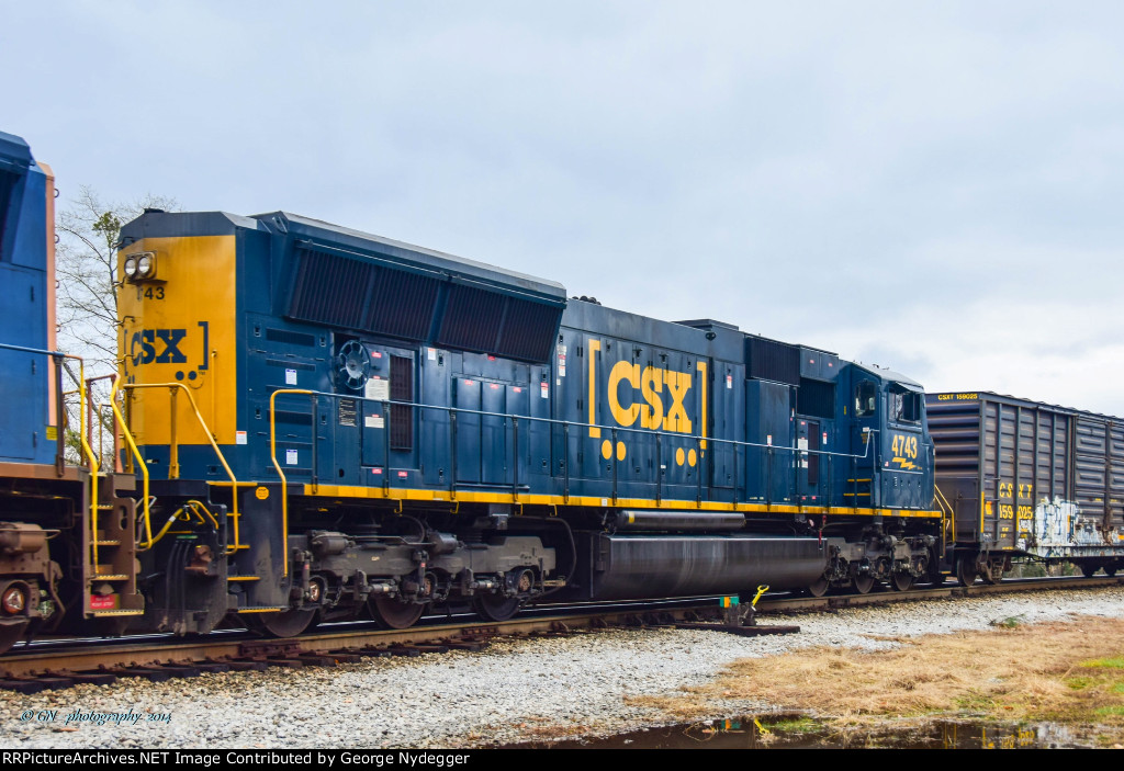 CSX 4743 / SD70MAC